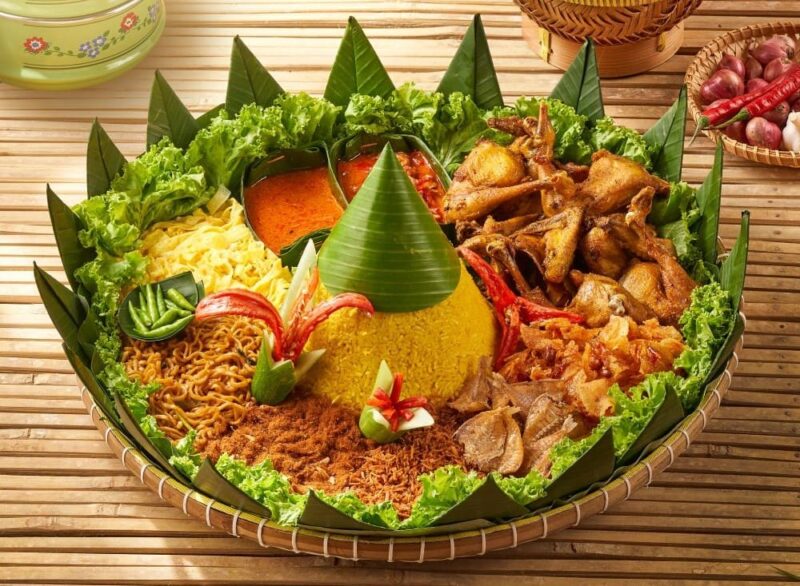 Syukuran Rumah Baru & Tips Mengadakan Acara Makan Bersama