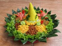 Filosofi Potong Tumpeng Jadi Sajian Pelengkap Perayaan Acara